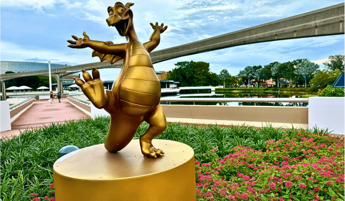 12 Annoying People in Disney You Need to Avoid - Eat Sleep Disney