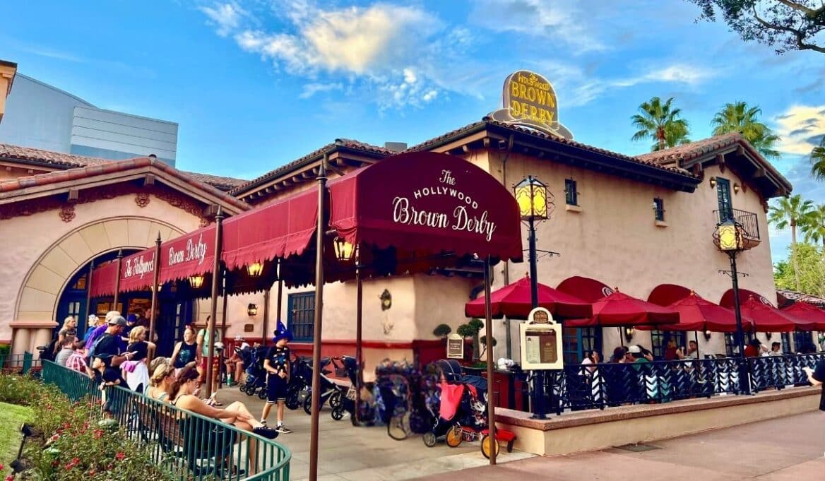 25 Best Disney World Restaurants You Can Walk Up To Without a ...