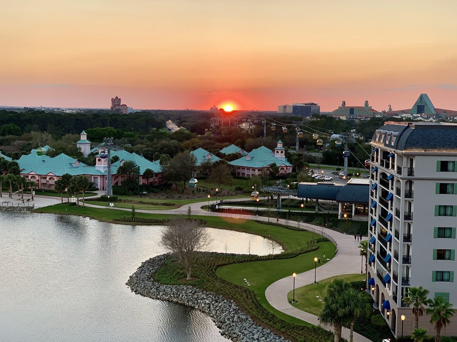 Complete Guide to Walt Disney World Resort Hotels - Eat Sleep Disney