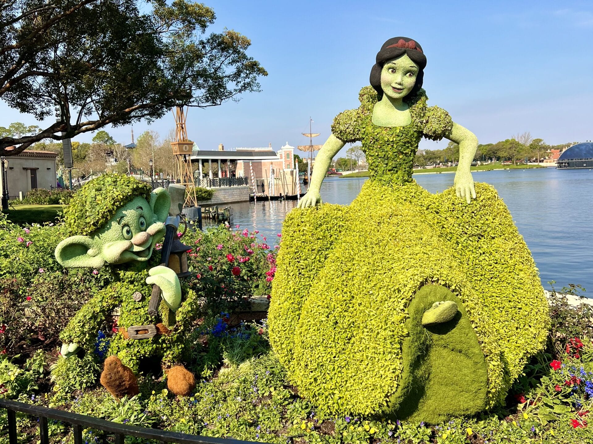 Expert Tips for Surviving Disney World for Spring Break - Eat Sleep Disney
