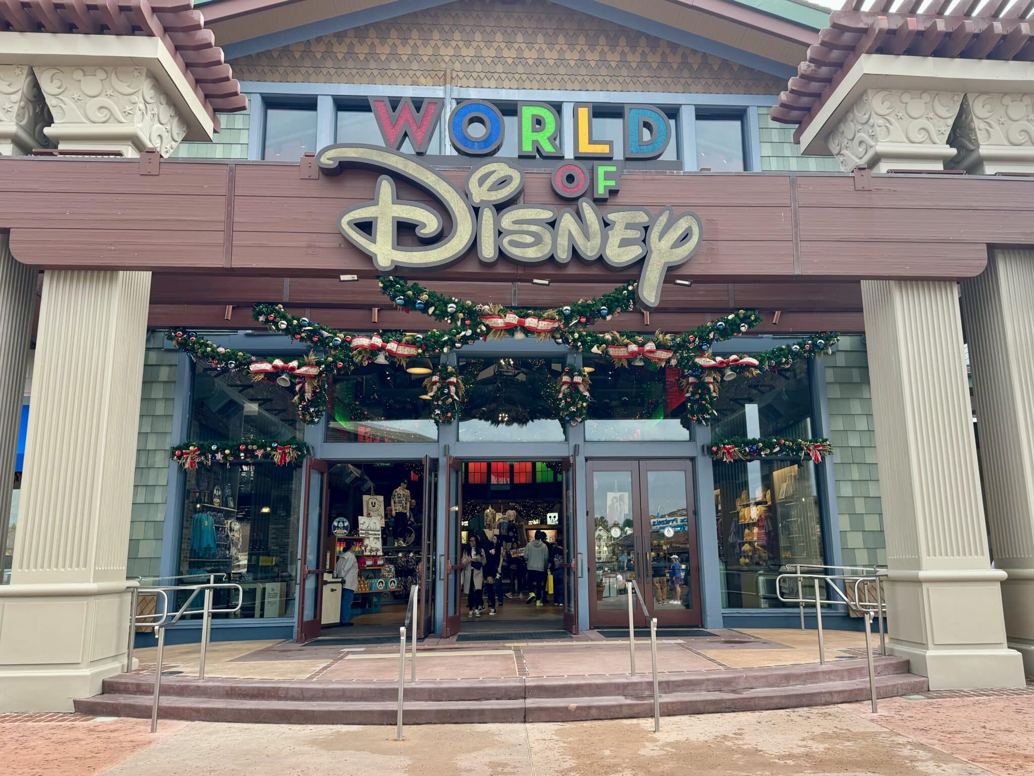 Complete Guide to Disney Springs at Walt Disney World - Eat Sleep Disney