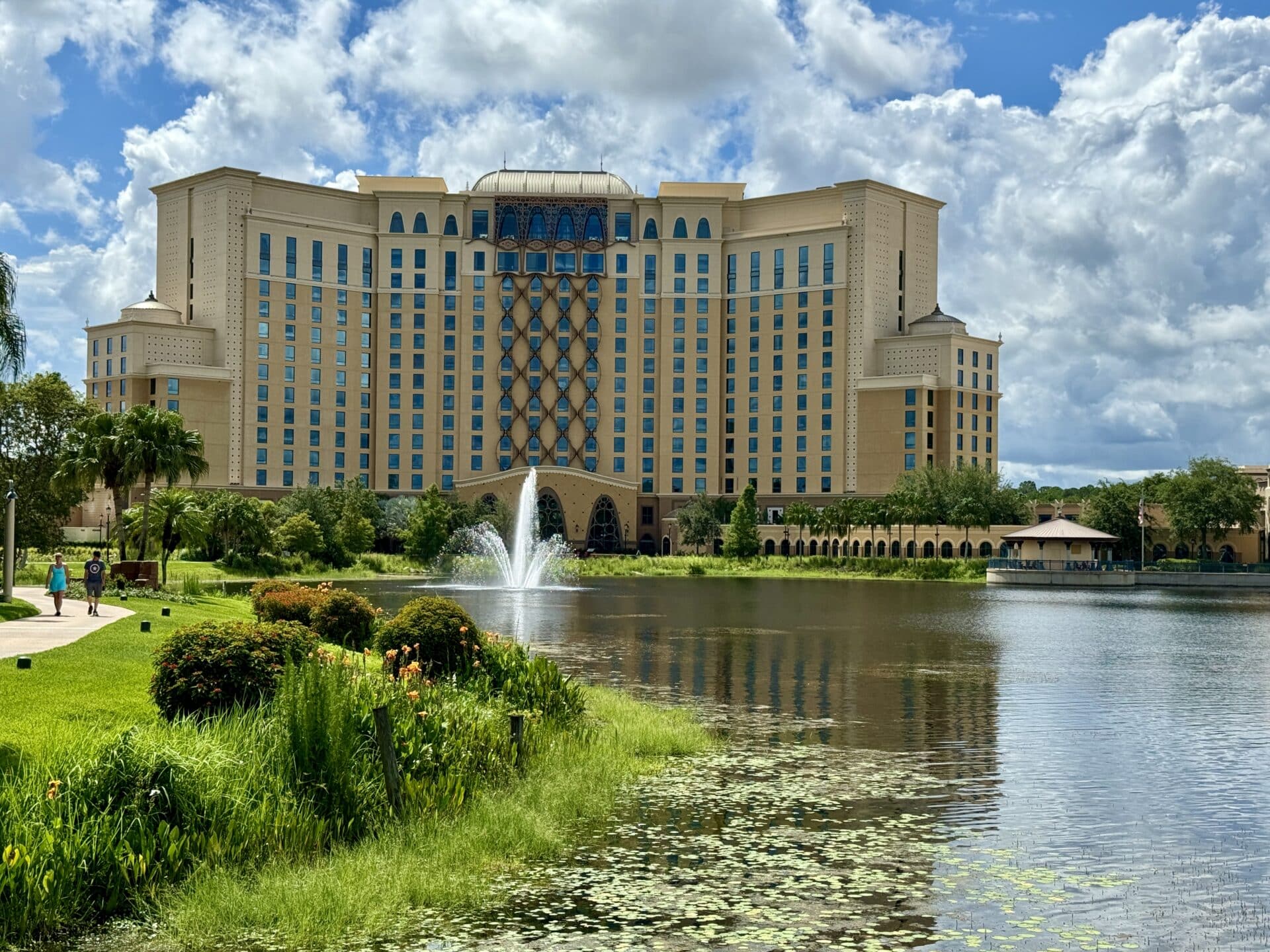8 Things Disney Experts Refuse To Spend Money On - Eat Sleep Disney