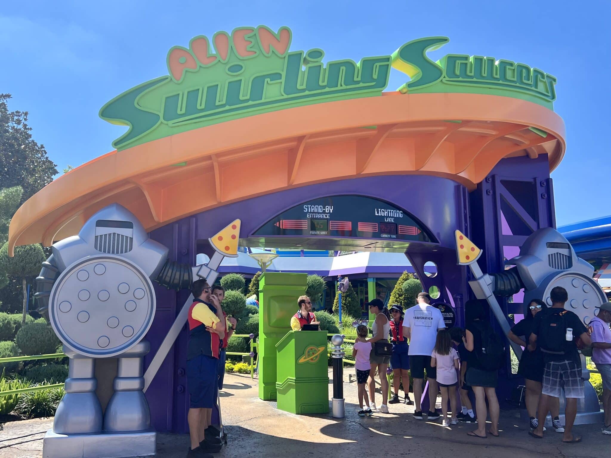 12 Annoying People in Disney You Need to Avoid - Eat Sleep Disney