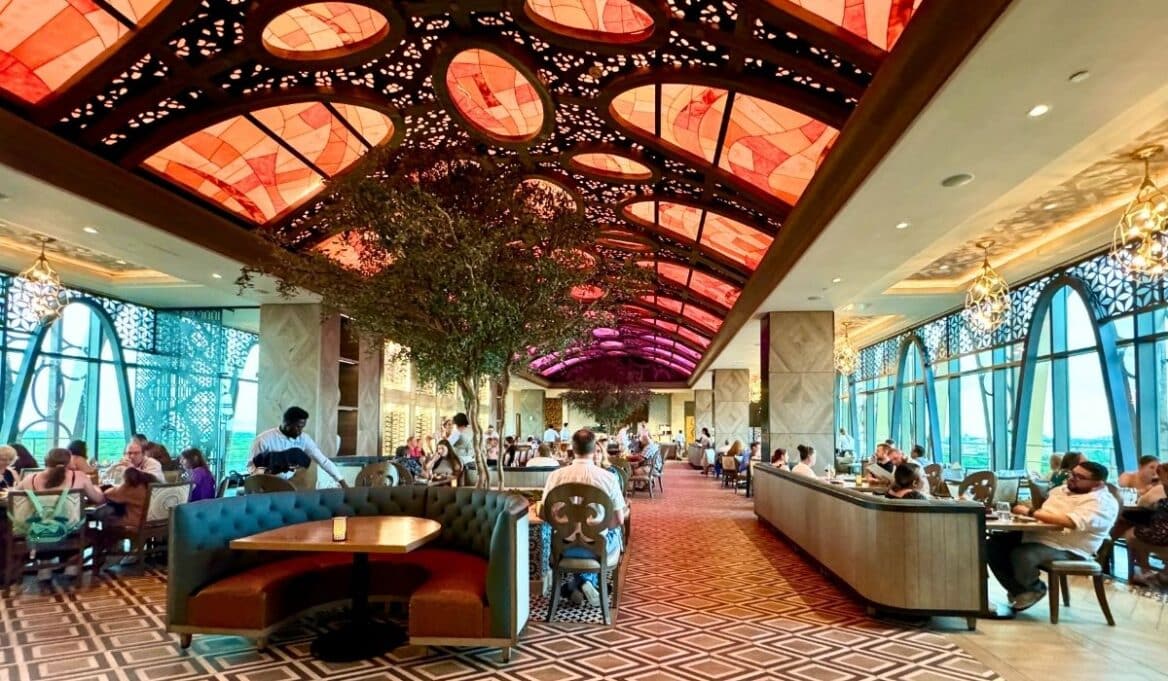 Why Experts Recommend These 8 Most Romantic Disney World Restaurants ...